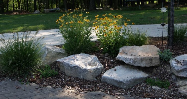 Garden Boulders – Feature Landscape Design for Garden – GREEN ARBOR ...